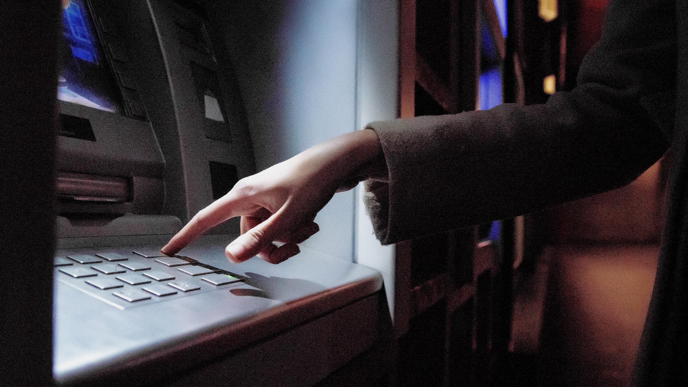 Riskier Places to Use Your Debit Card | Privacy Rights Clearinghouse